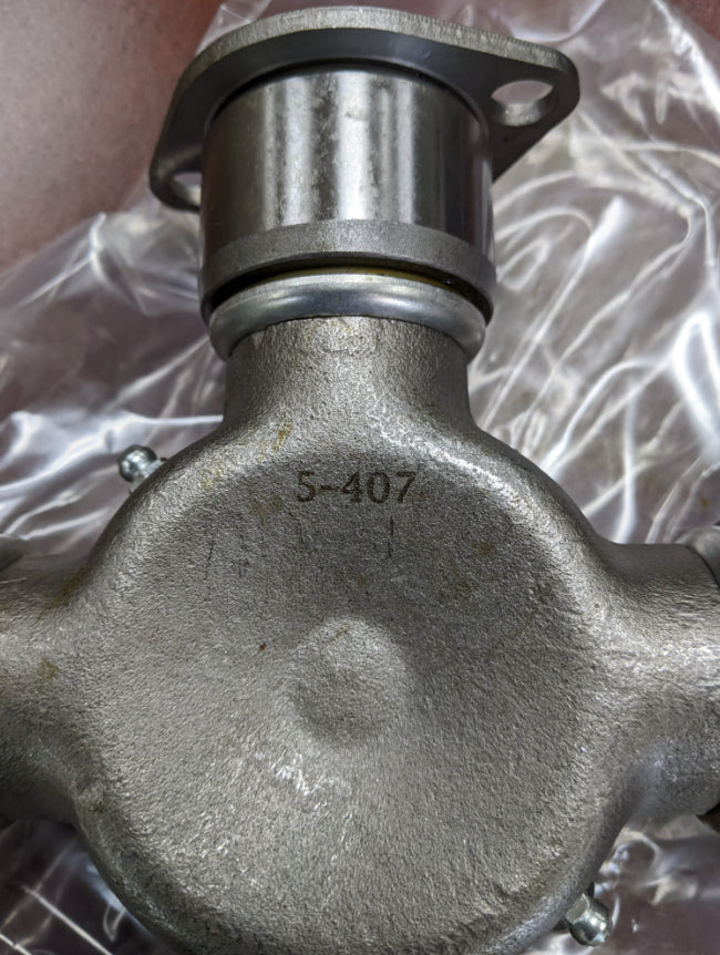 U-JOINT Universal Joint Kit 5-407X Drivetrain 1760 Series Yoke | getexcess