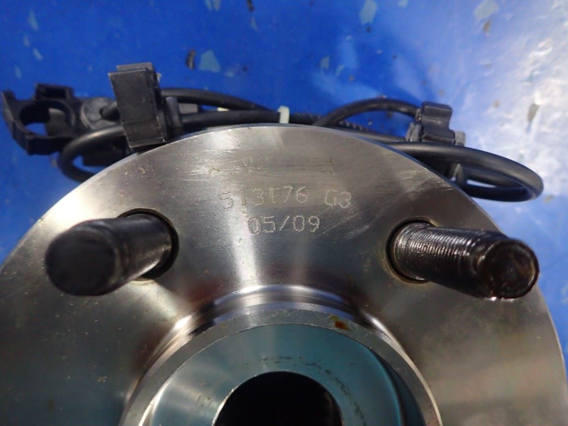 Front Left Driver Wheel Hub Bearing & Assembly 2002-07 Jeep Liberty ...