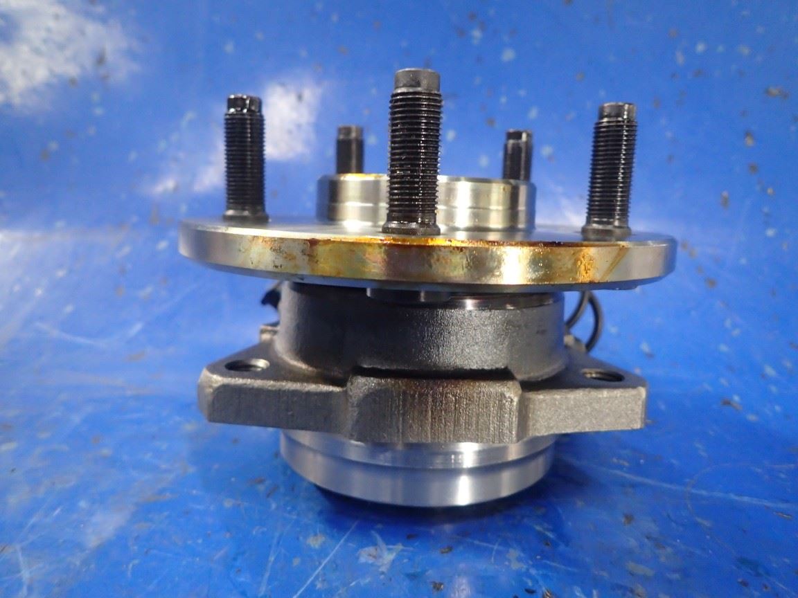 Front Left Driver Wheel Hub Bearing & Assembly 2002-07 Jeep Liberty ...